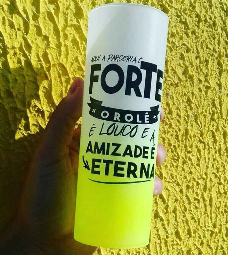 Frases para copos personalizados: 70 ideias para se inspirar